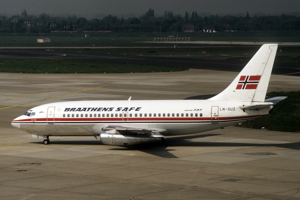 a few Boeing 737 Classic oldies