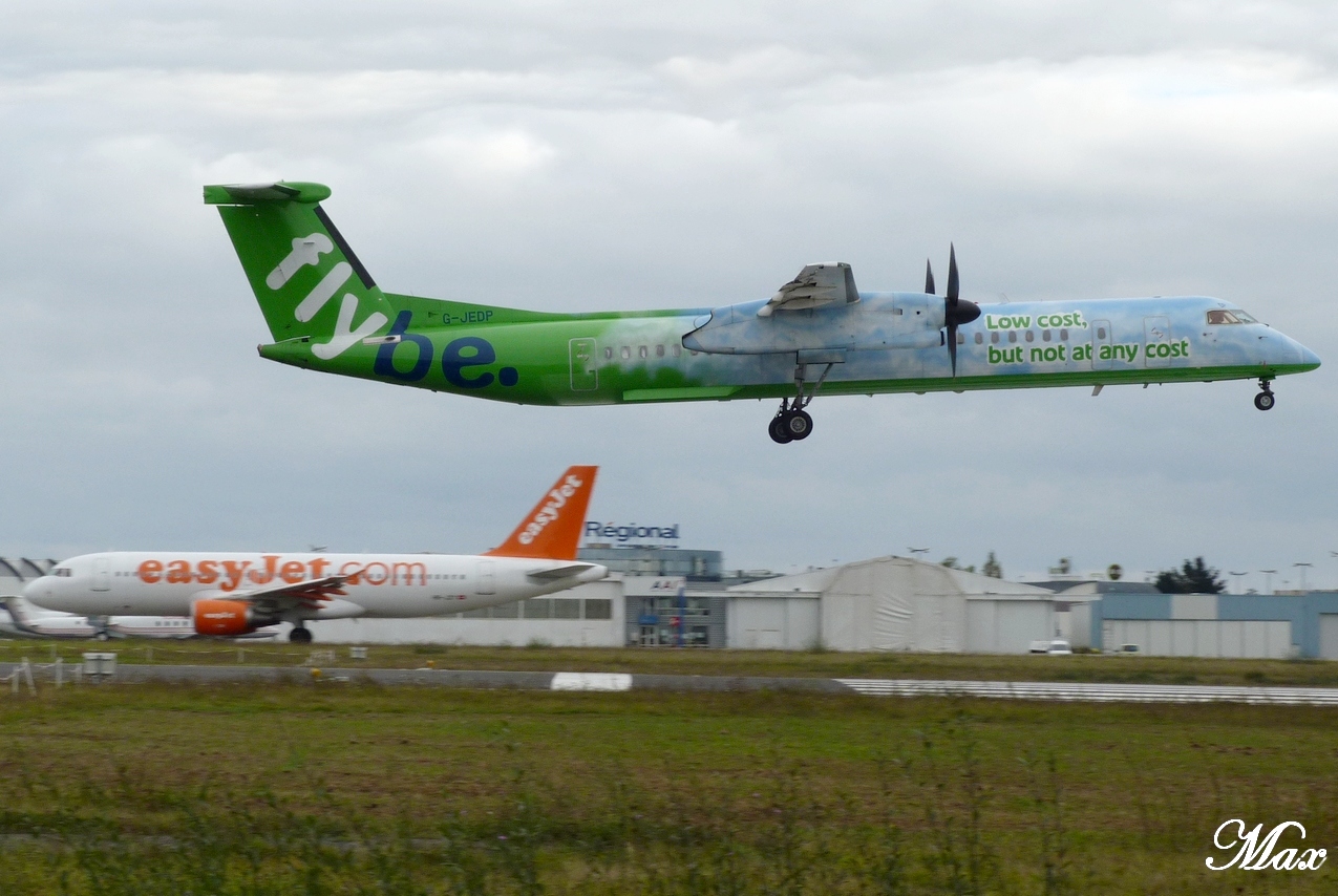 Spotting du 30/10/2011 : Flybe "G-JEDP", Easyjet Suisse A320...