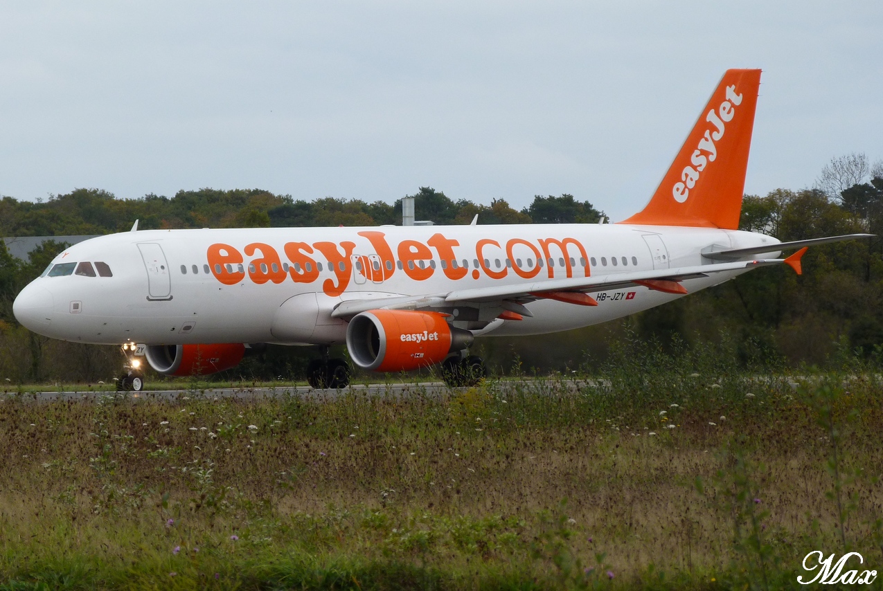 Spotting du 30/10/2011 : Flybe "G-JEDP", Easyjet Suisse A320, B734 Air ...