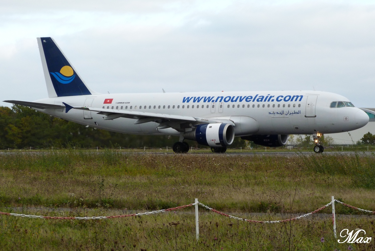 Spotting du 30/10/2011 : Flybe "G-JEDP", Easyjet Suisse A320...